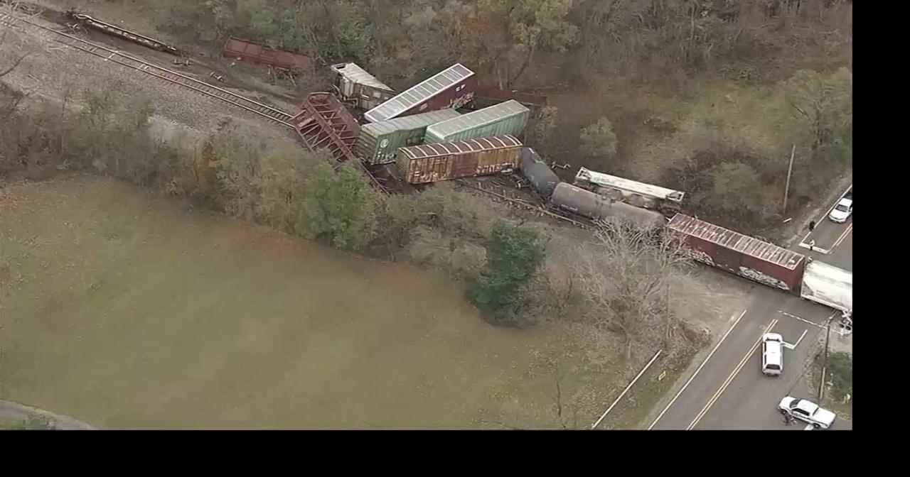 Freight train derails in Romulus, Michigan | Video Gallery | record ...