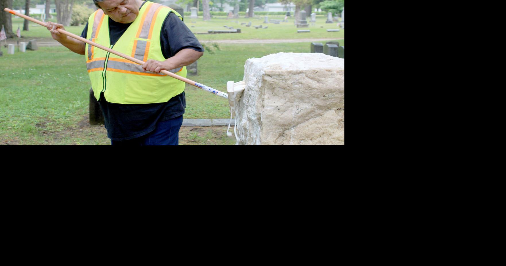 Volunteers preserve, digitize Traverse City gravestones | Local News ...