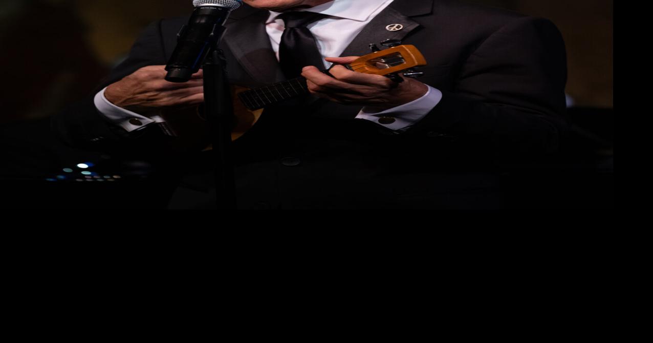 From 'Taxi' to TC: Tony Danza tap dances, plays ukulele, tells stories ...