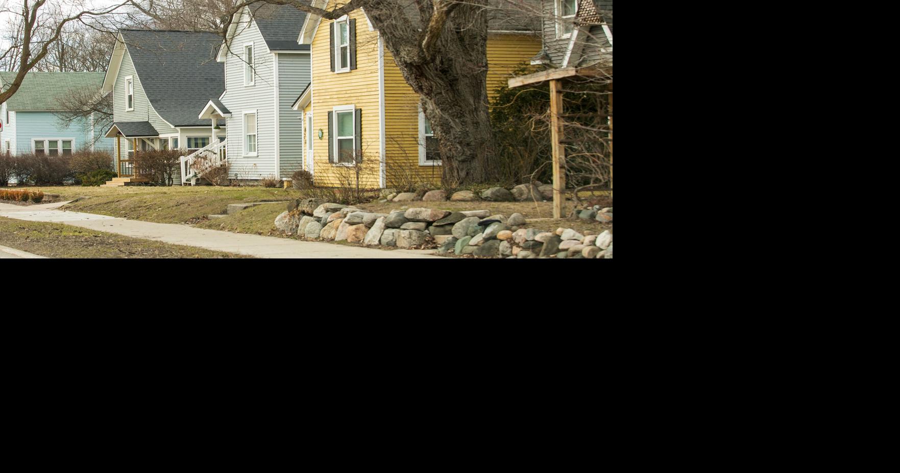 City shelves two-family residential upzoning | Local News | record-eagle.com