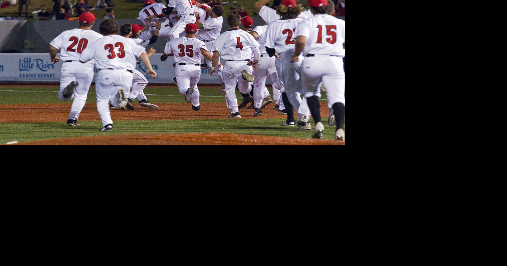 CHERRY ON TOP: Pit Spitters railroad Express for NWL title | Local ...
