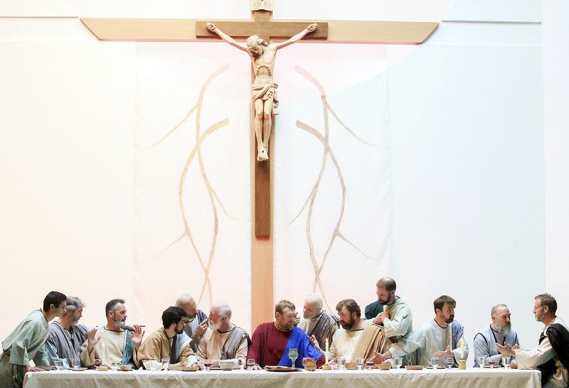 Living Last Supper brings iconic scene, apostles to life | Local News ...