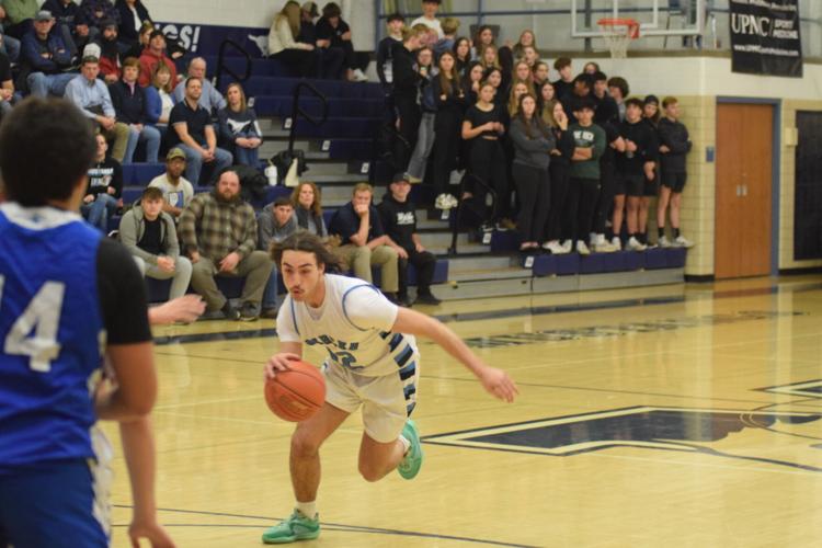Mustangs make it six in a row in 70-36 win over Raiders | Sports ...