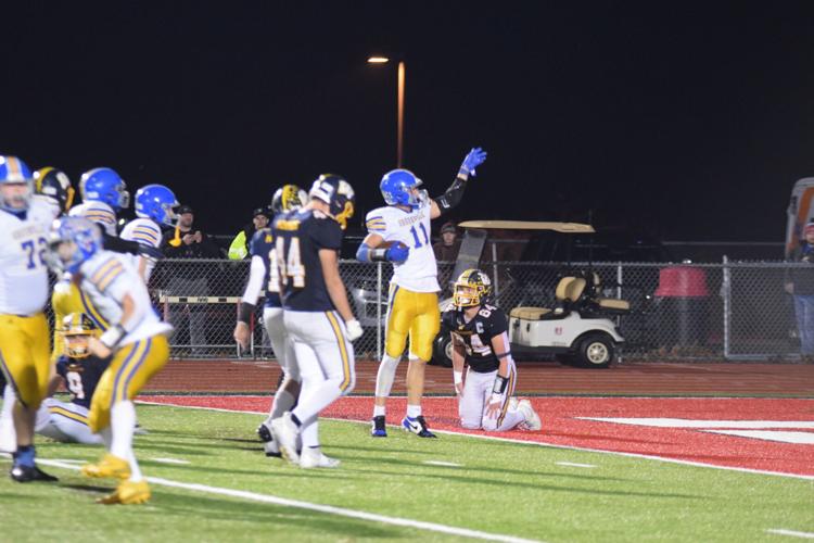 Trojans face Gators in first-ever meeting to start state playoffs ...