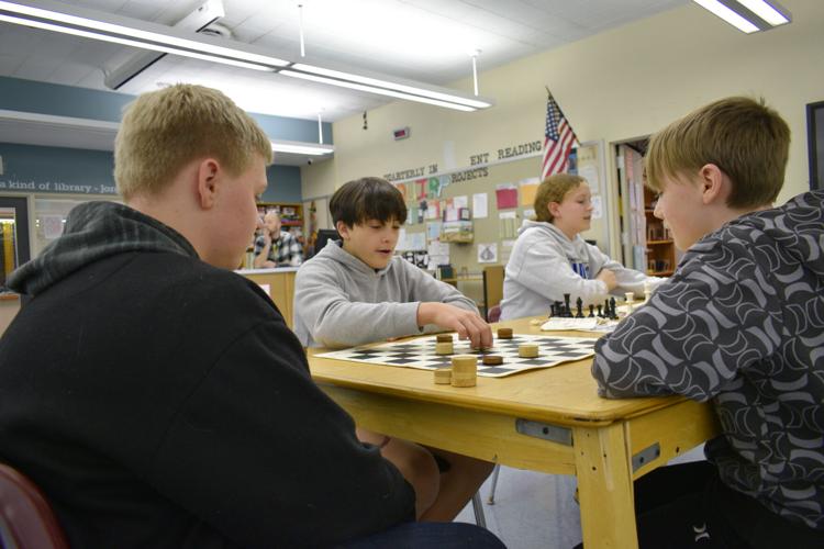 Reynolds cell phone ban gets ringing review from students | News ...