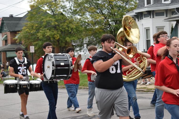 Lakeview parades through Stoneboro for homecoming | News ...