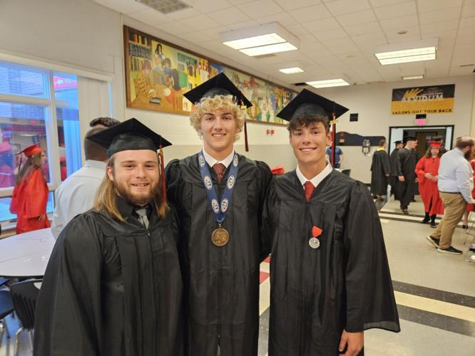 Lakeview graduates urged to be kind, as 'the sun will come up tomorrow ...