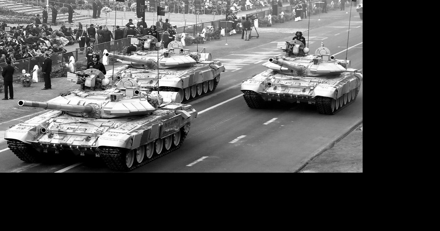 Trump flirts with flashy military parade long eschewed by U.S. | News ...