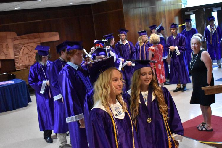 Tight-knit JHS class plans to follow own dreams | News ...