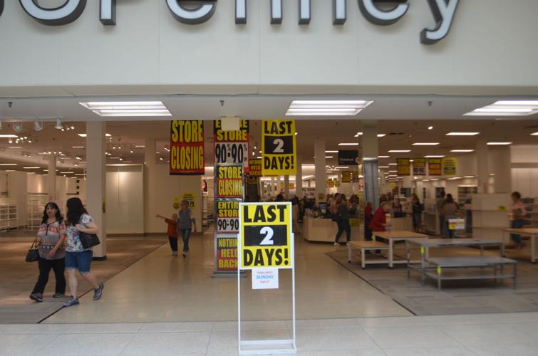 Community reminisces during Shenango Valley Mall farewell event | News ...