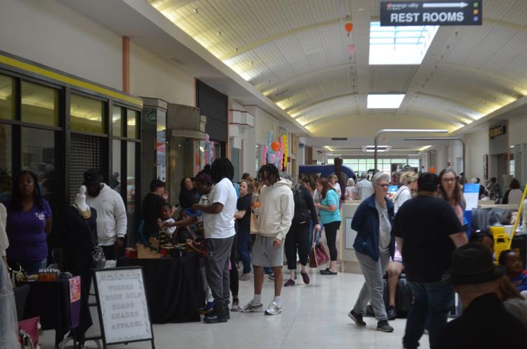 Community reminisces during Shenango Valley Mall farewell event | News | recordargusnews.com