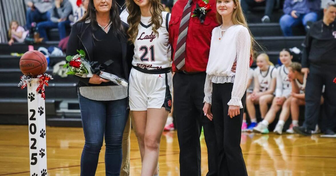 Commodore Perry senior Lilly Waleff honored on Senior Night | Sports ...
