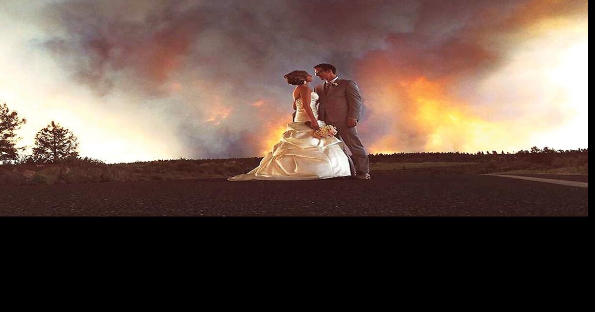 Wildfire sparks amazing wedding photo for Oregon couple | Front-page ...