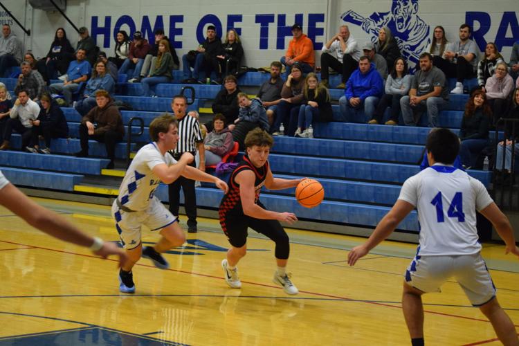 Commodore Perry holds off Raiders mid-game surge for 56-45 win | Sports ...