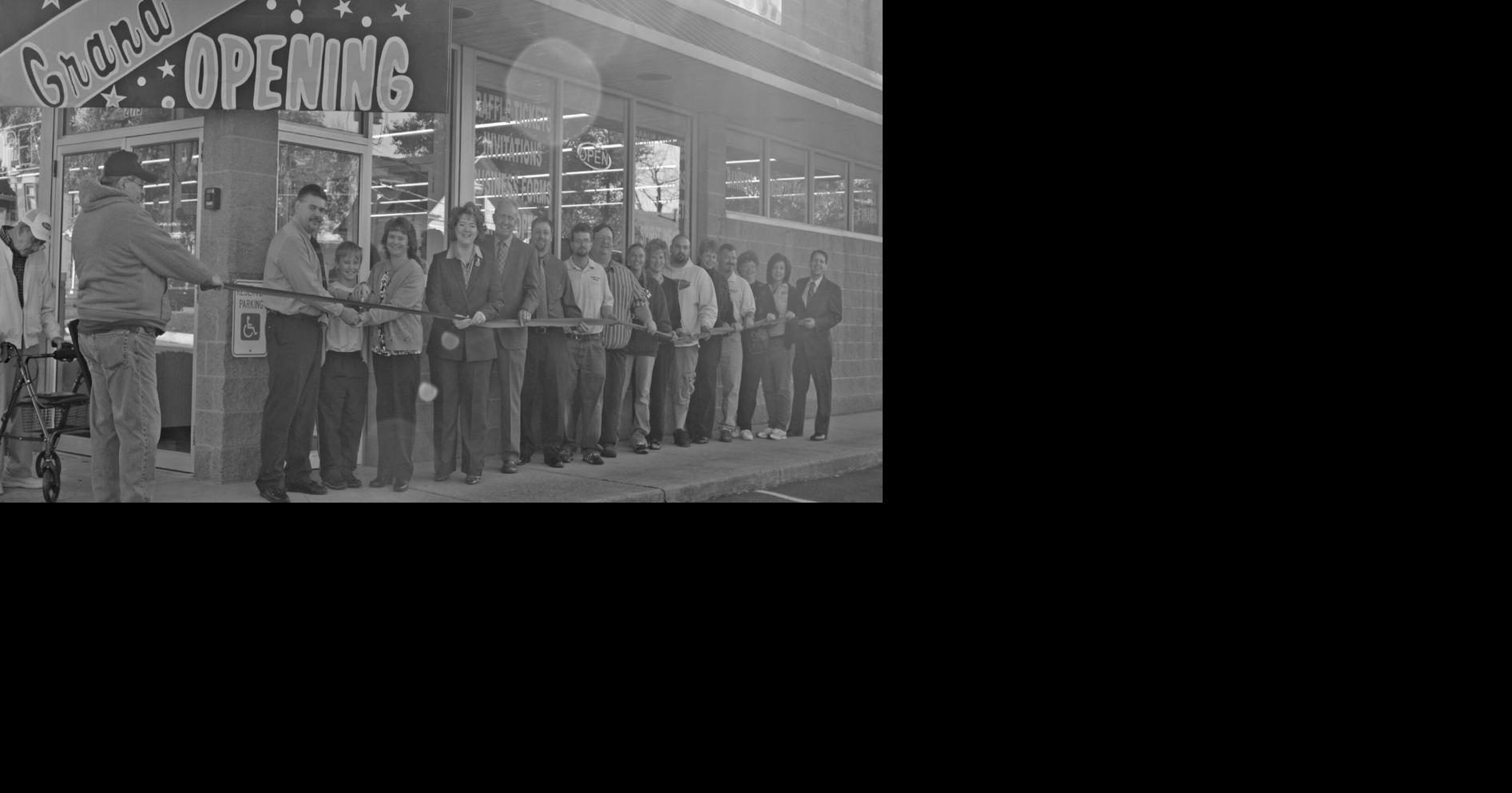 CUSTOM CORNER PRINTING CELEBRATES GRAND OPENING | Community ...