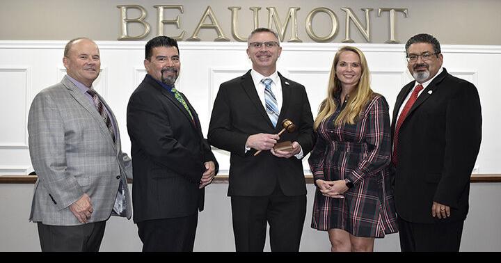 David Fenn sworn in as Beaumont mayor | Local News | recordgazette.net