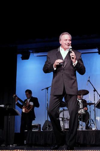 Mark Preston dazzles a full house | Sun Lakes Life | recordgazette.net