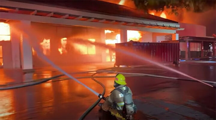 Firefighters battle large commercial fire in Moreno Valley | Inland ...