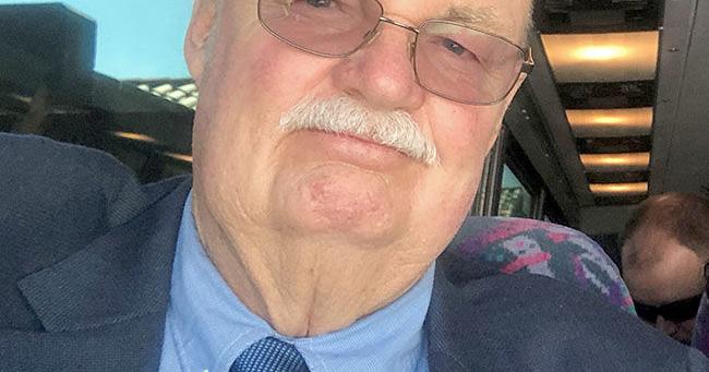 Dwight Marshall Christensen | Obituaries | recordgazette.net
