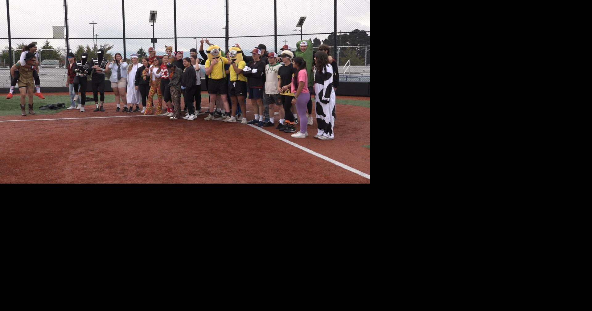 CR Baseball & Softball Celebrate Halloween | Local-news | redwoodnews.tv