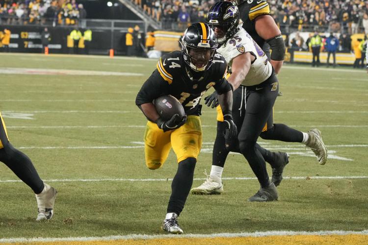 Rodgers and Steelers win AFC North, beating Ravens 26-24 after Loop ...