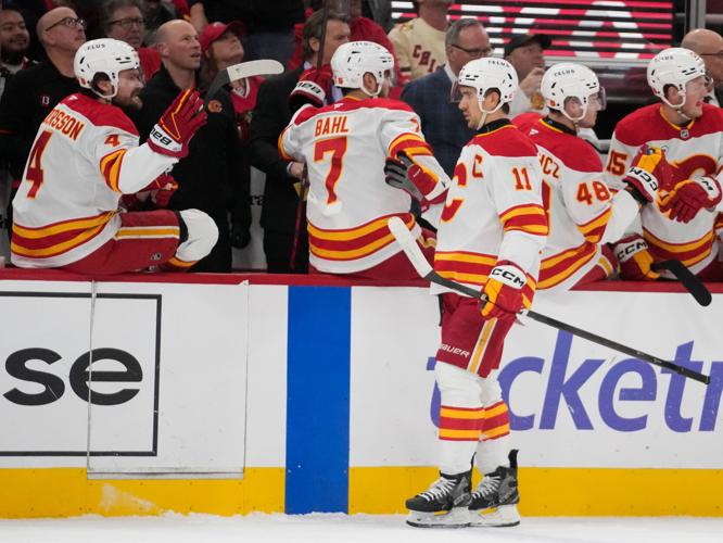 Backlund and Sharangovich lead Flames to 3-1 road win over Blackhawks ...