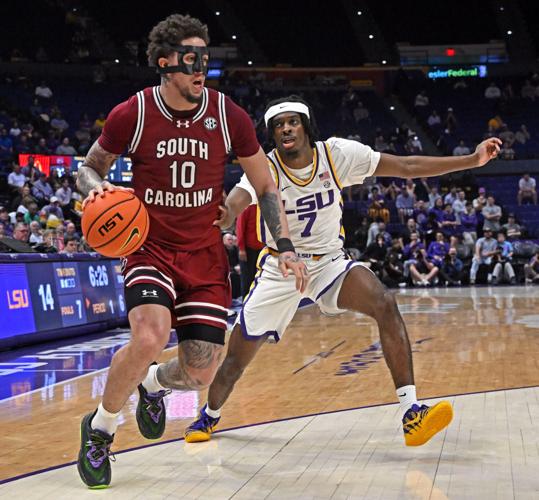 Elijah Strong scores career-high 30 points, leads South Carolina over ...