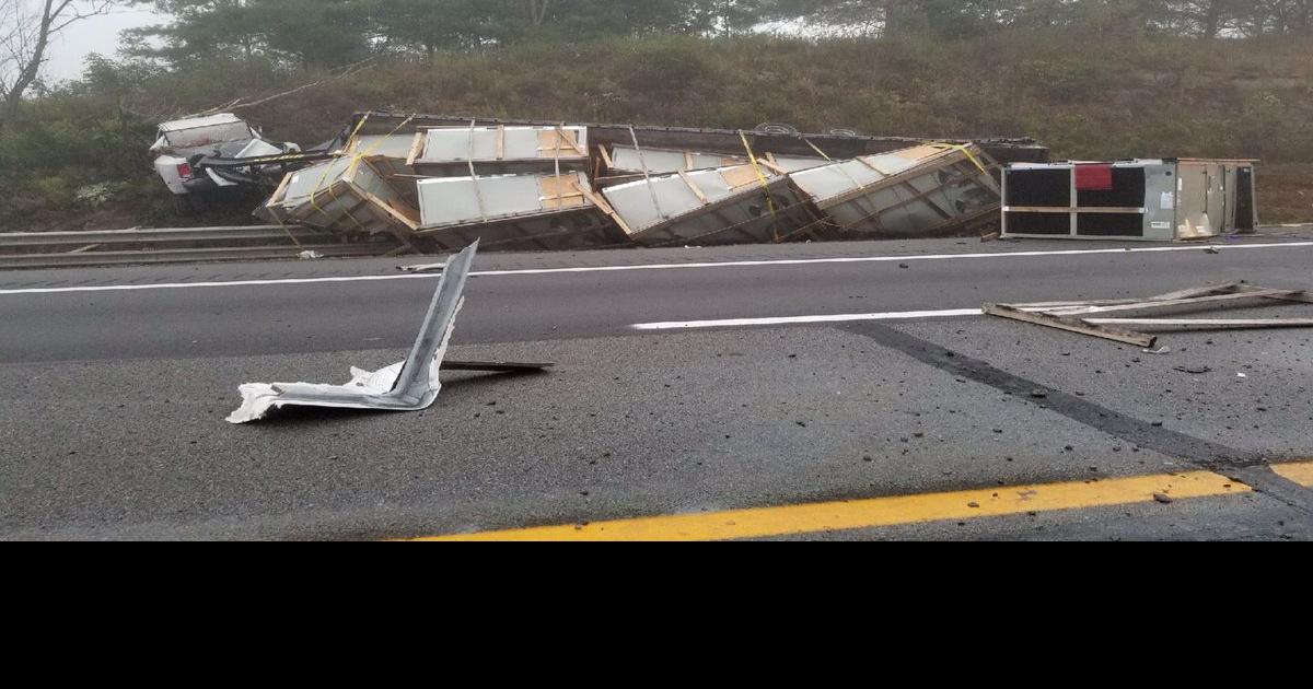 2 injured and 1 dead in 3-vehicle crash; I-77 northbound shut down ...