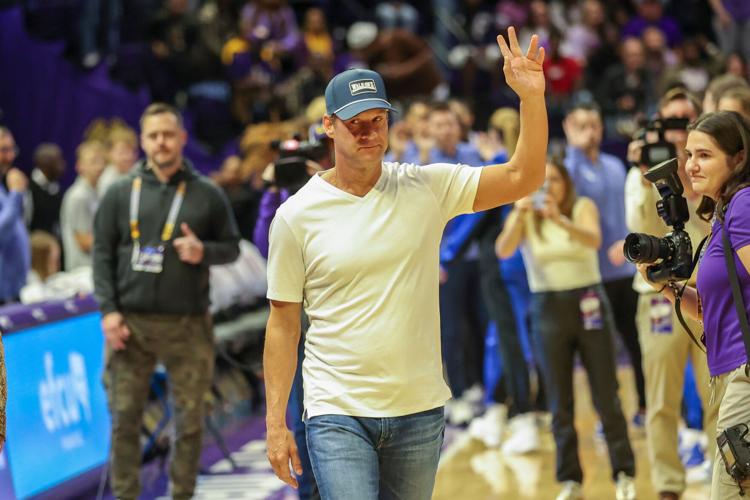 LSU football coach Kiffin attends Tigers' women's hoop game as Ole Miss ...