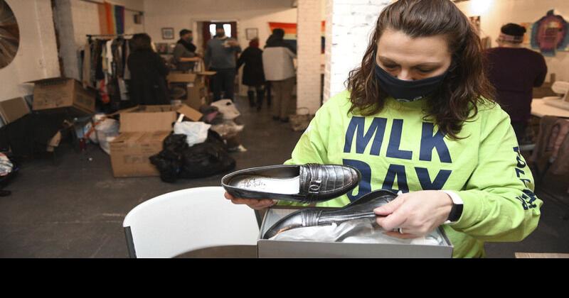 Volunteers, donors help set up Beckley Success Closet | Money ...