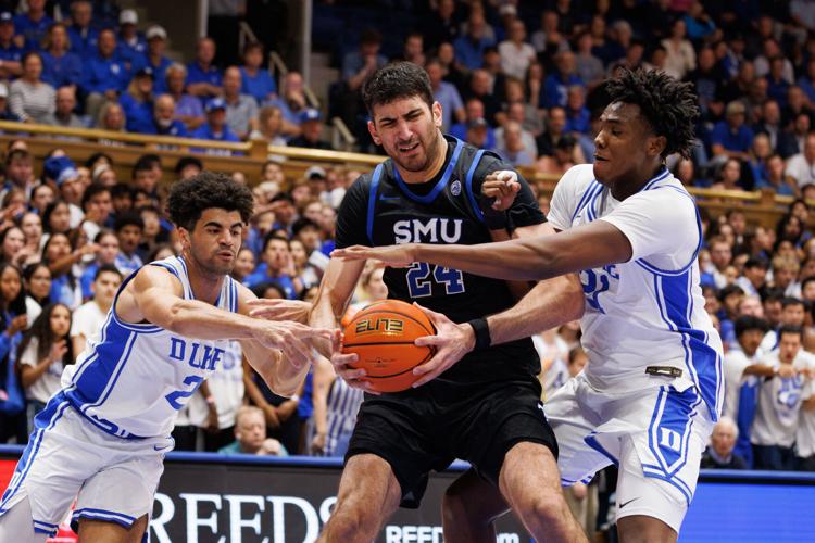 Evans scores 21, has key late 3 to help No. 6 Duke beat No. 24 SMU 82 ...