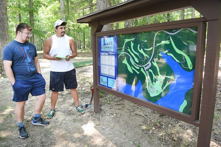 PHOTOS: Lake Stephens opens a new 18-hole disc golf course | News ...
