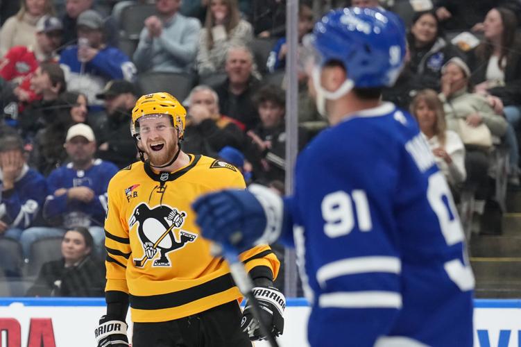 William Nylander's 4-points lift Maple Leafs over Penguins 6-3 ...
