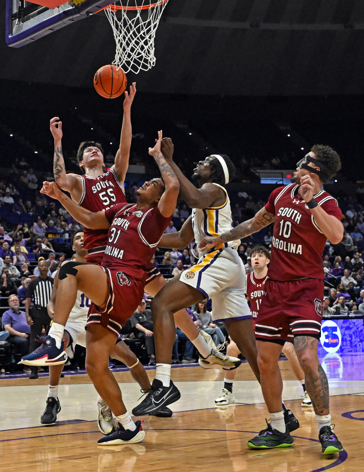 Elijah Strong scores career-high 30 points, leads South Carolina over ...