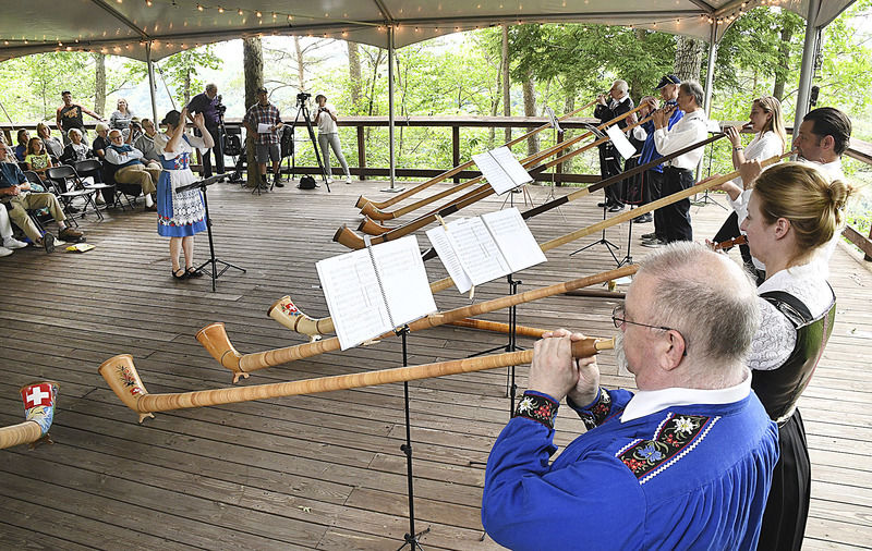 Alphorns take over the Gorge (WITH VIDEO) | News | register-herald.com