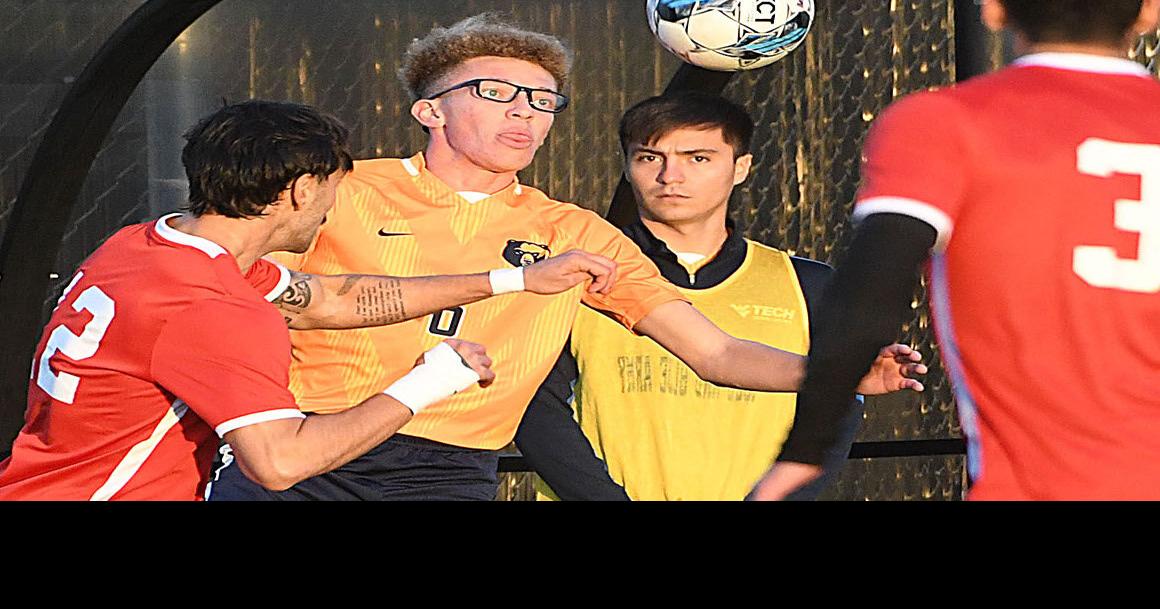 Adam Seams crop | | register-herald.com