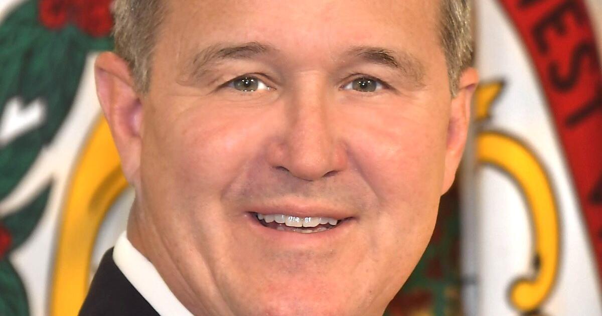 Two anchors make America Great Again | Opinion | register-herald.com