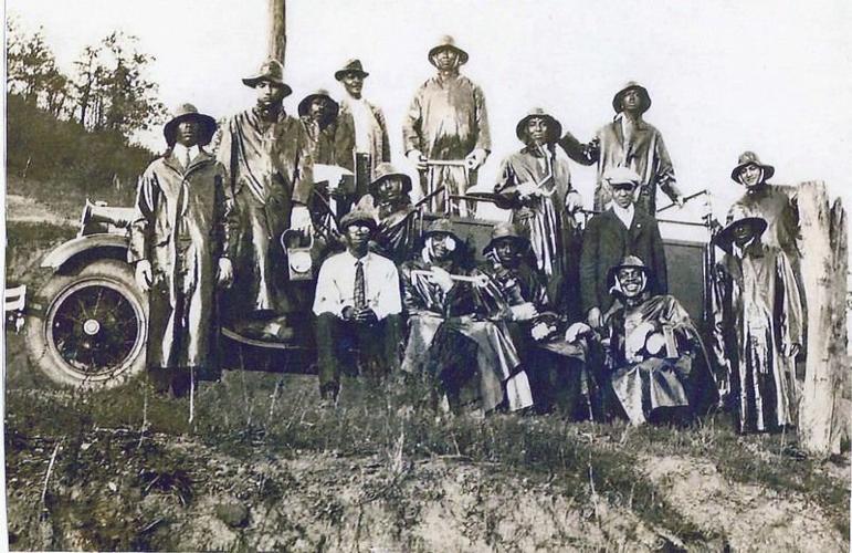 Invisible Roots: Photo display shows African American history in ...