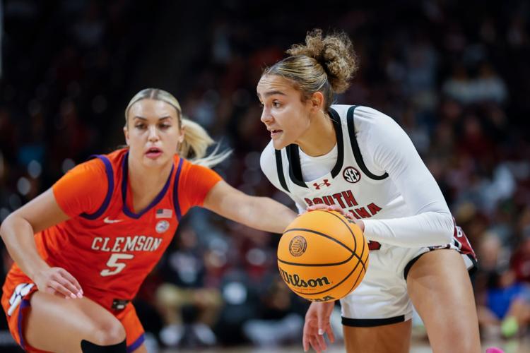Edwards scores 18 to lead No. 2 South Carolina past Clemson 65-37 for 15th straight win in ...