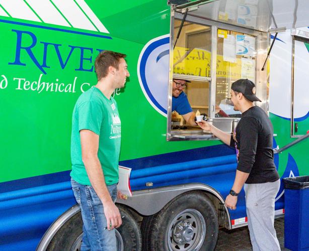 GALLERY:: Chili Night in Uptown Beckley | Gallery | register-herald.com