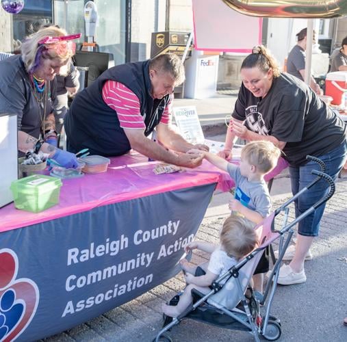 GALLERY:: Chili Night in Uptown Beckley | Gallery | register-herald.com