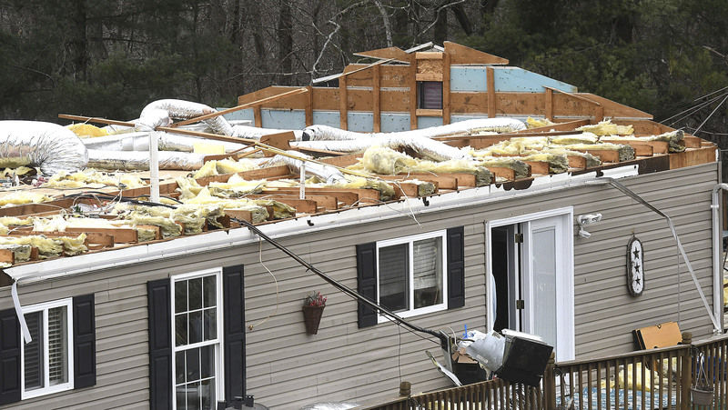 Strong winds take roof off home (WITH VIDEO) | News | register-herald.com