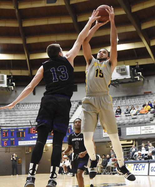 Golden Bears win thriller | Sports | register-herald.com