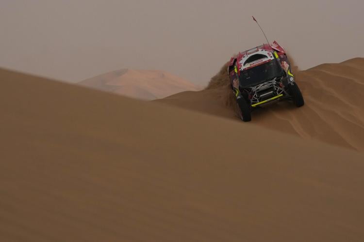 Sanders crashes out of Dakar Rally contention and Al-Attiyah reclaims ...