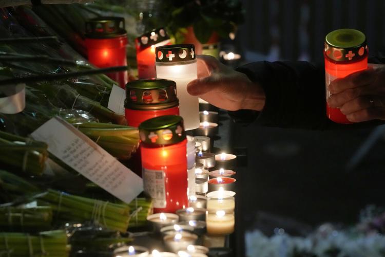 People remember victims of the Swiss New Year's bar fire, in photos ...