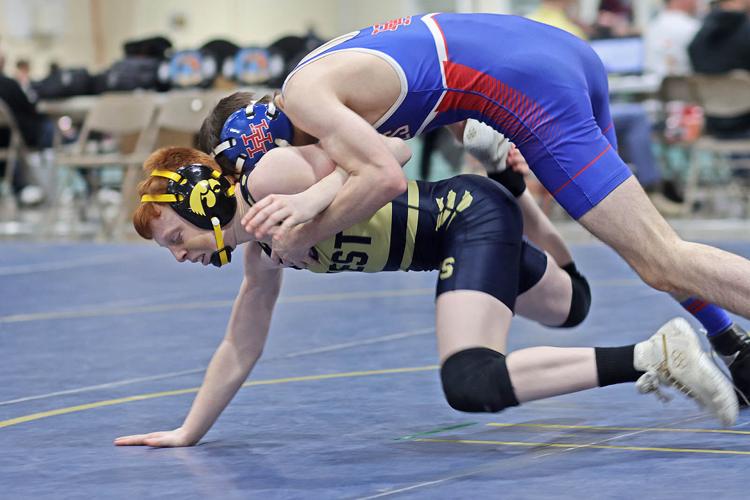 Point Pleasant defeats Fairmont for Class AA/A state duals championship ...