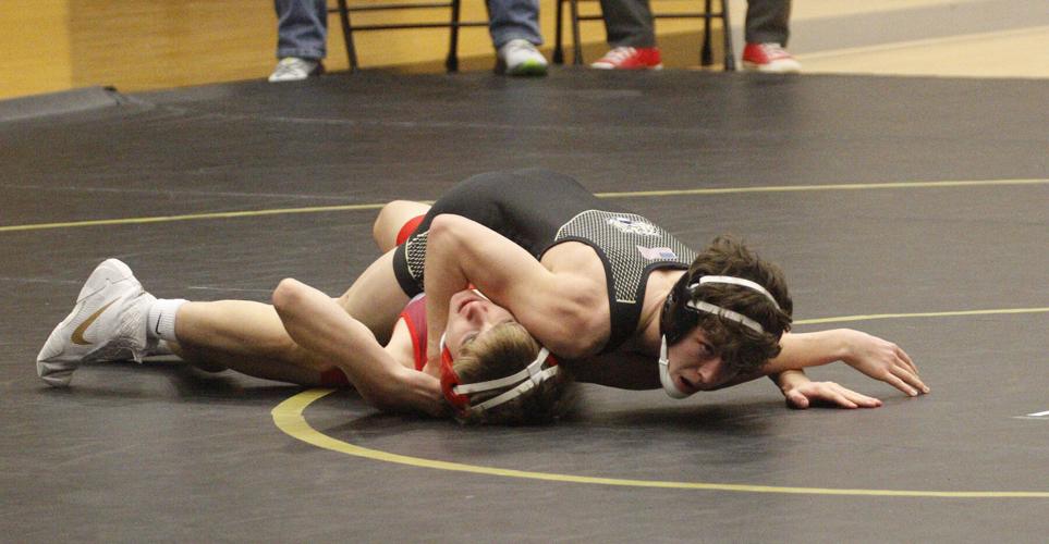 Hornets top Tigers in close dual | Sports | reporter.net