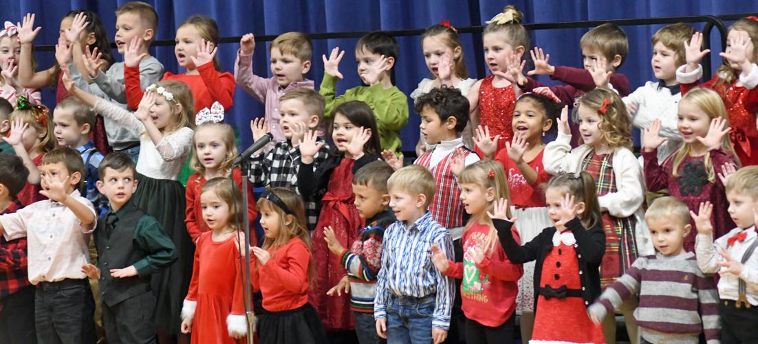 Thorntown Christmas program packs gym | Local News | reporter.net