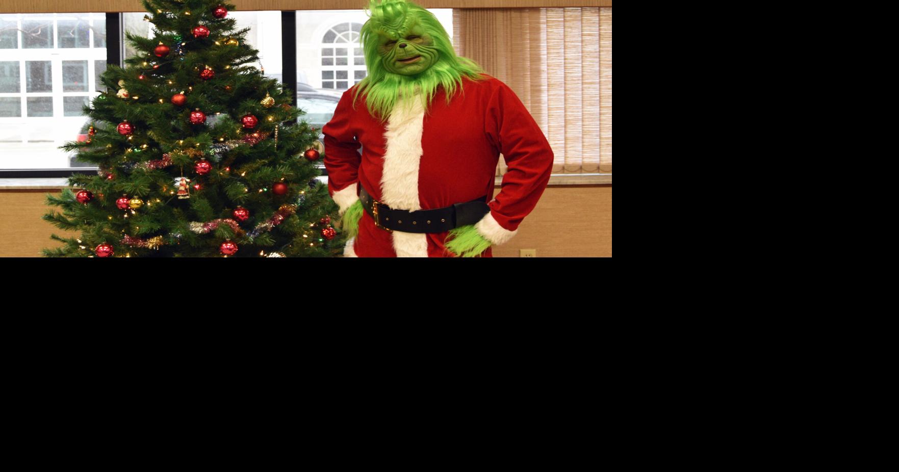 Game over Whos! The Grinch won the Deck the House holiday lights ...