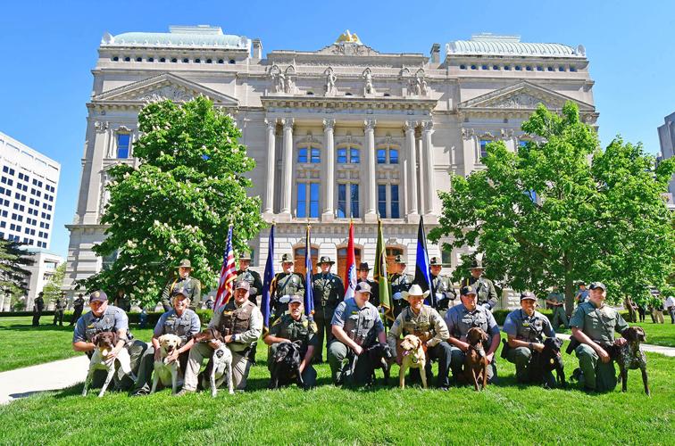 Indiana K-9 program graduates nine teams | | reporter.net